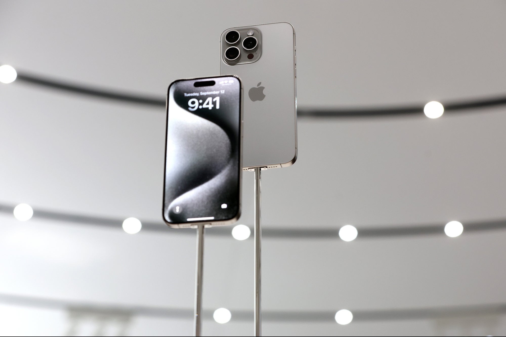 Las cámaras debajo de la pantalla del iPhone no serán una realidad ...