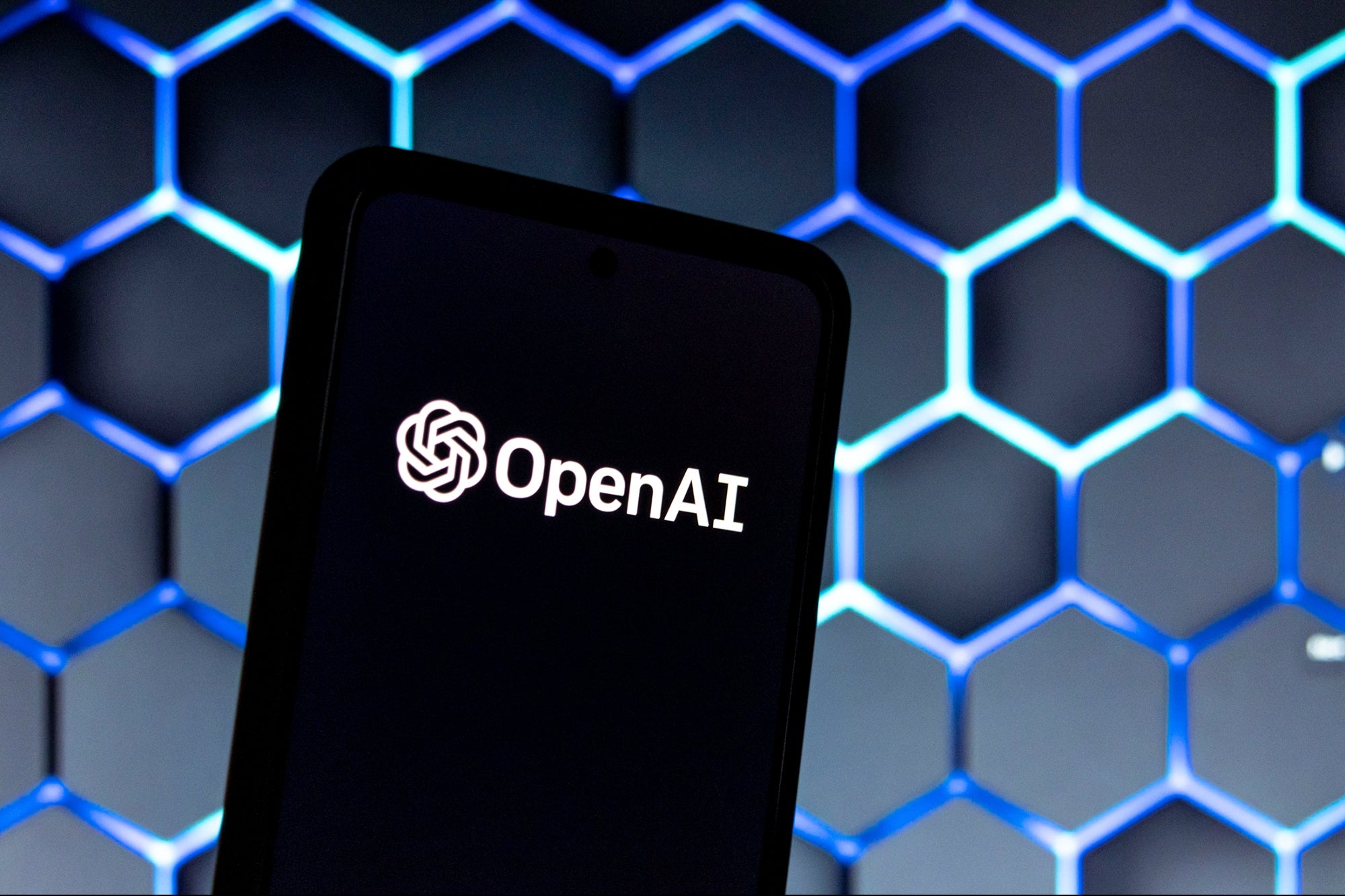 Empresas chinas de IA buscan aprovechar la prohibición de OpenAI