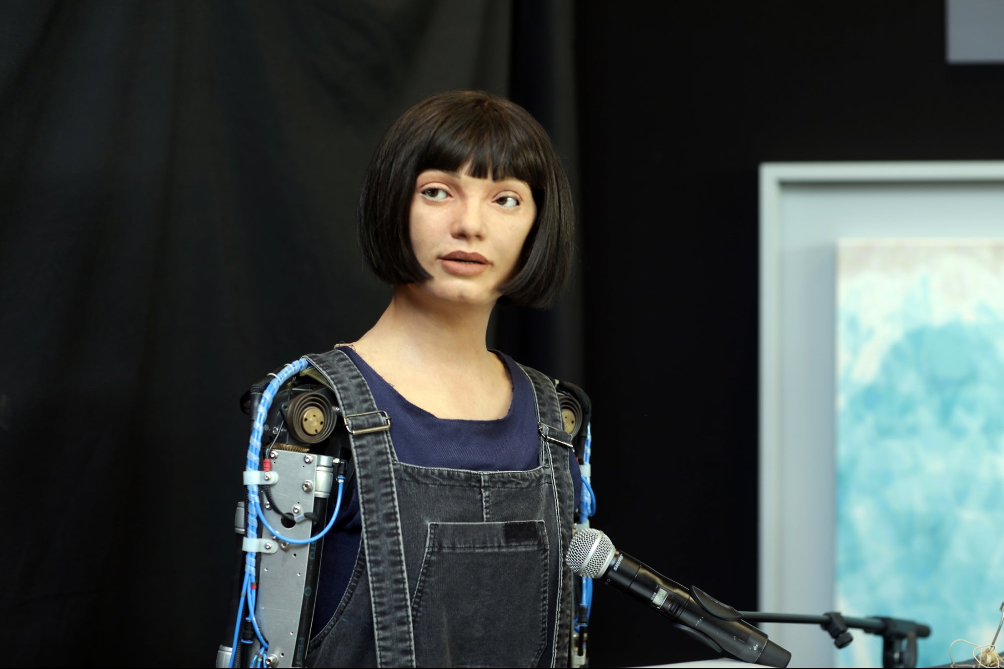 'A.I. God', la obra creada por un robot con inteligencia artificial ...