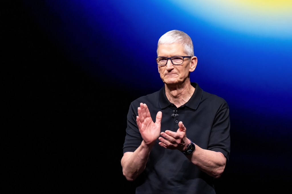 Apple no proyecta relevo en su dirección; Tim Cook continúa al frente ...
